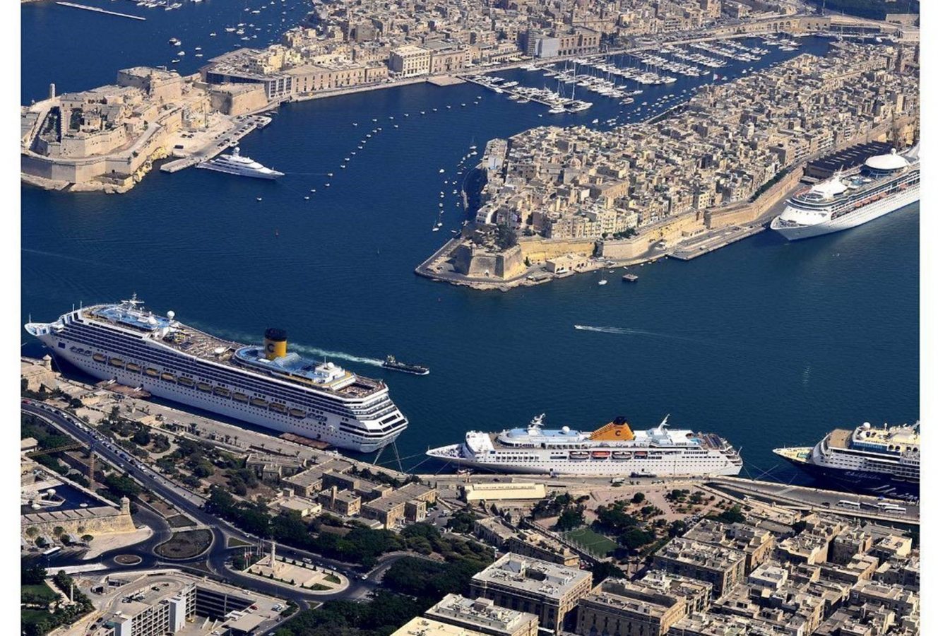 €12 million contract for the electrification of the berths in the port ...